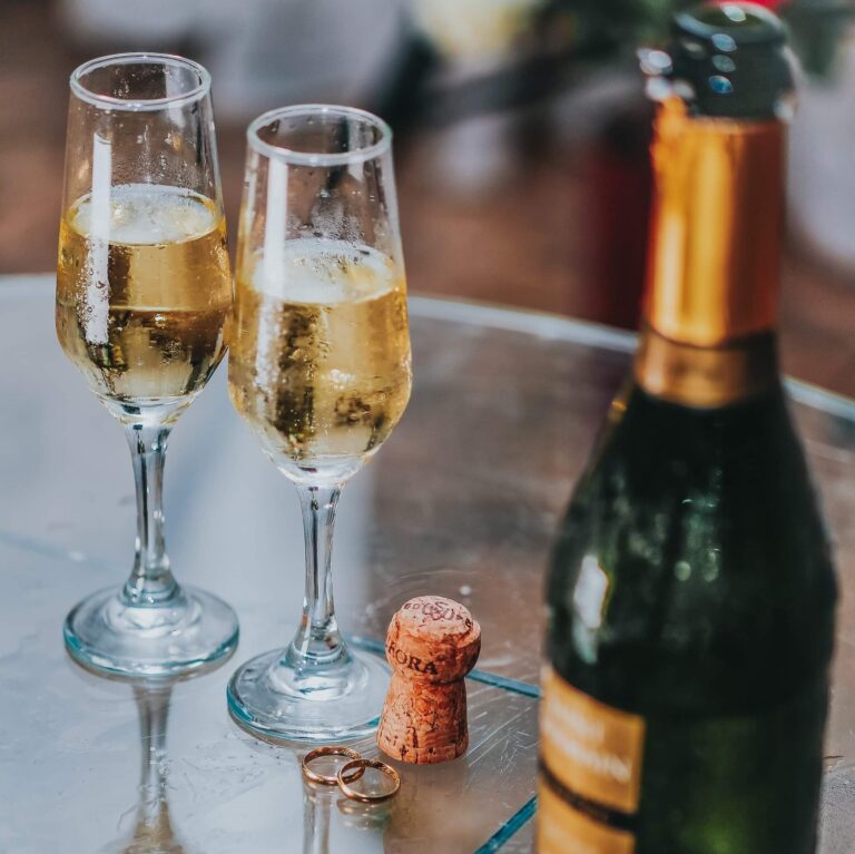 Best Aperol Spritz Glasses | 7 Gift Worthy Glass Sets For Spritz Lovers ...